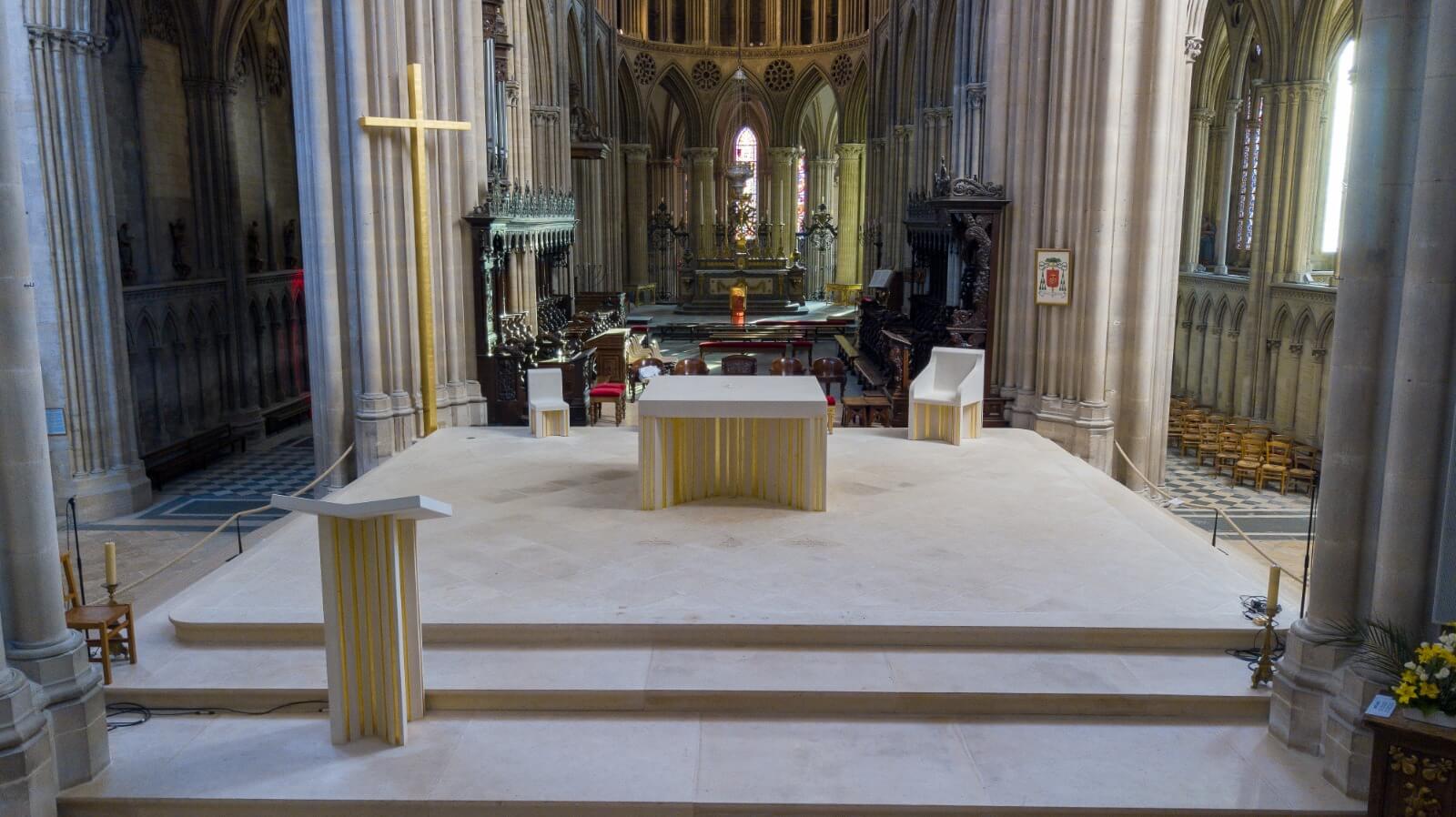 Définition : Narthex - Église catholique en France