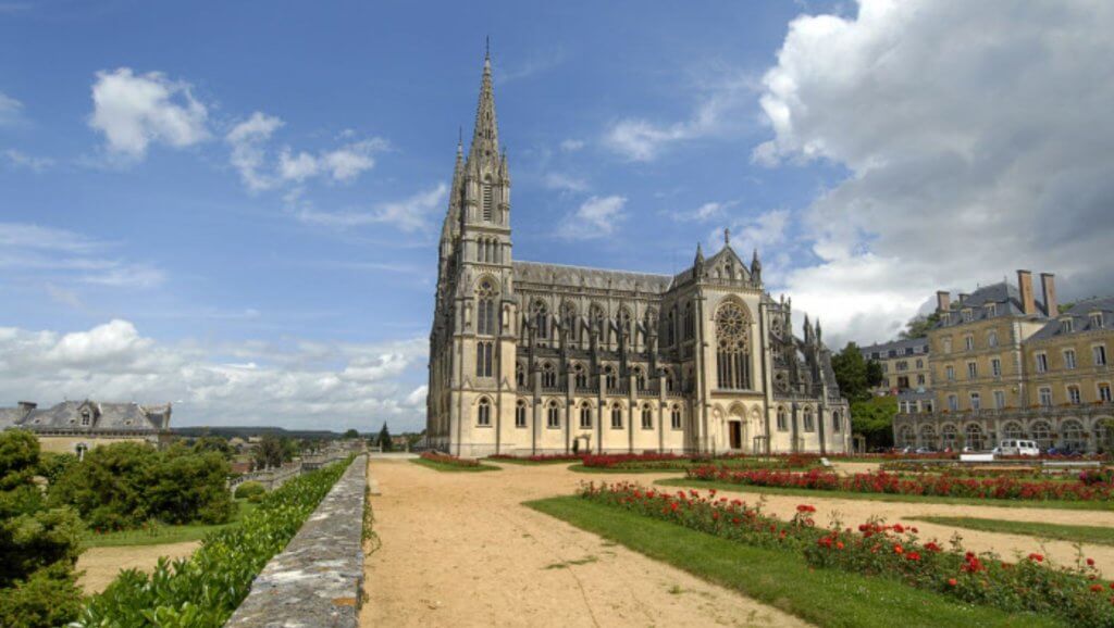 Définition : Salut - Église catholique en France