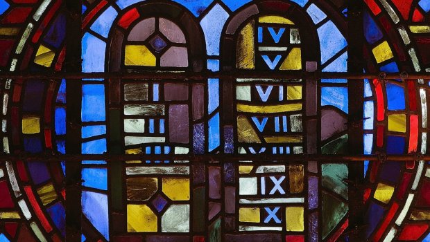 Définition : Décalogue - Église catholique en France